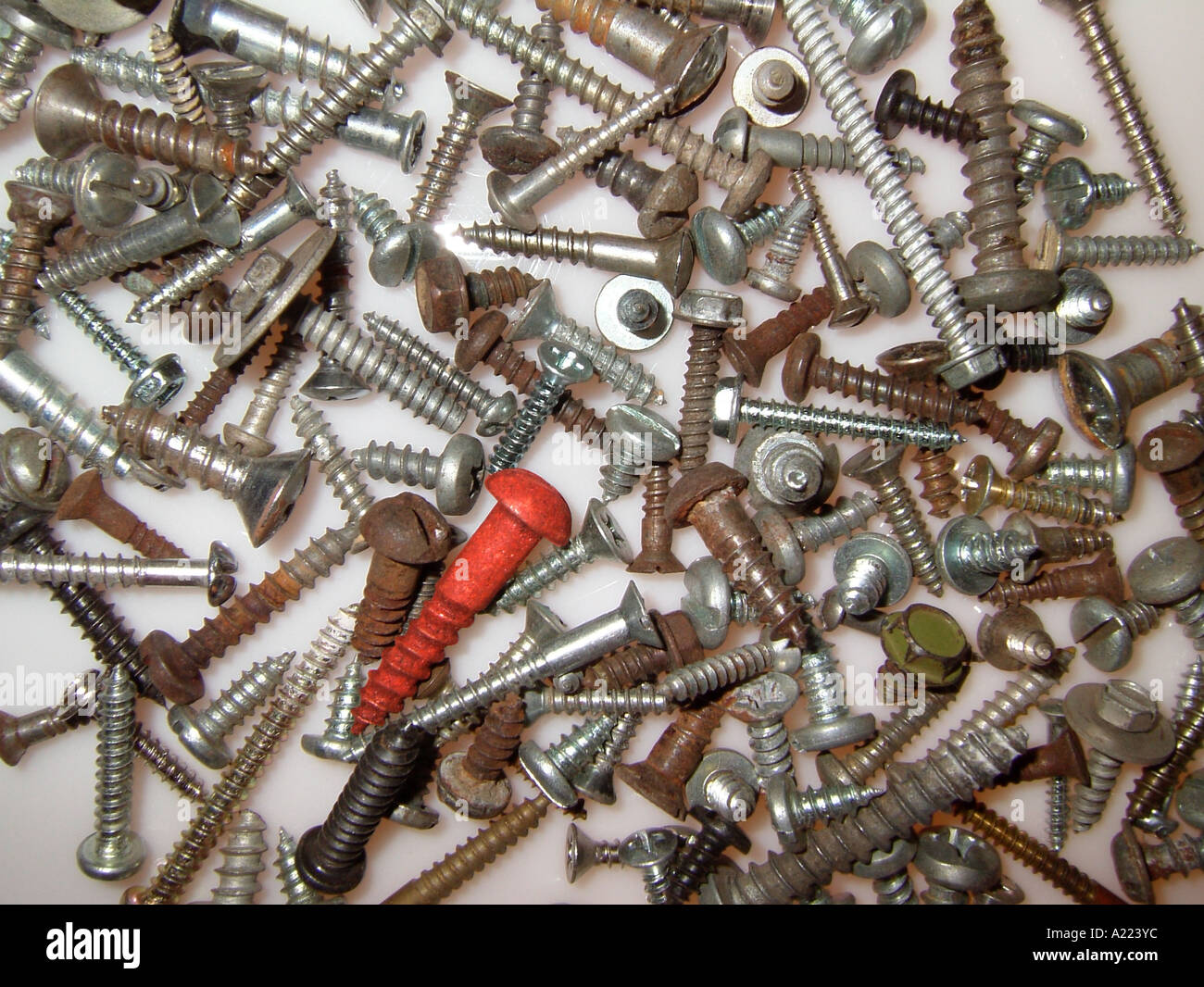 Red screws hi-res stock photography and images - Alamy