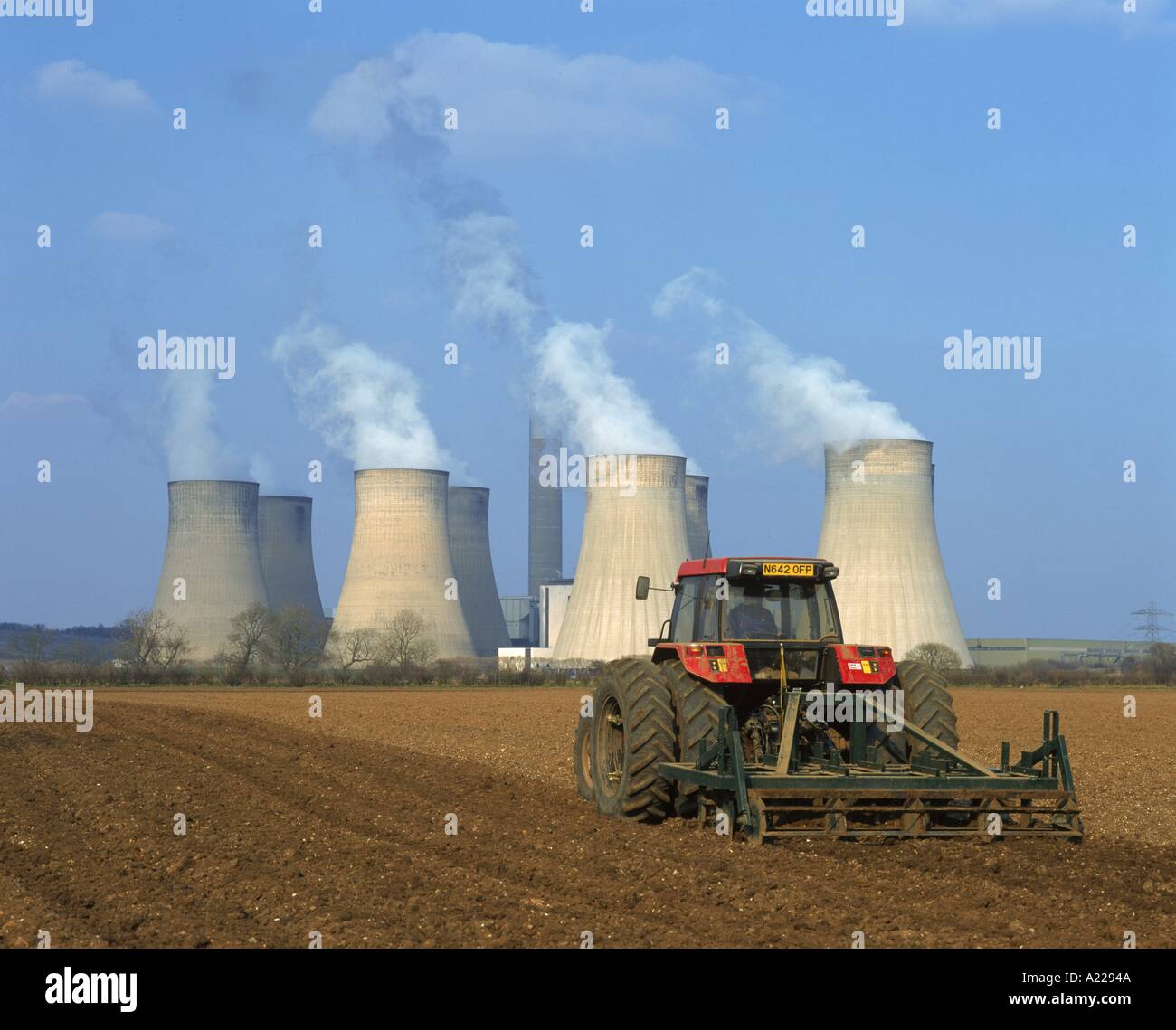 Tractors cooling hi-res stock photography and images - Alamy