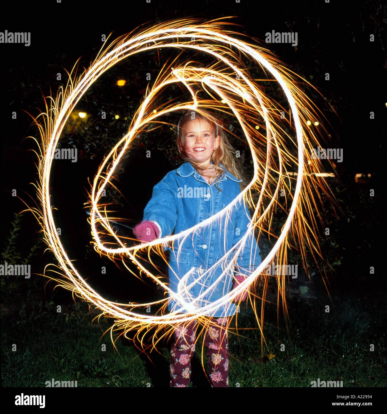 Sparkler patterns hi-res stock photography and images - Alamy