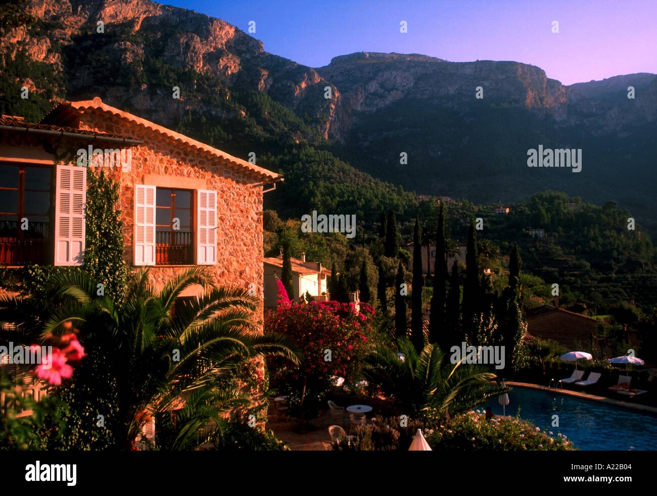 Residencia tropical hi-res stock photography and images - Alamy