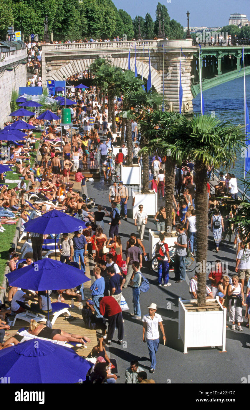 Paris plage Beach on the Seine river Stock Photo - Alamy