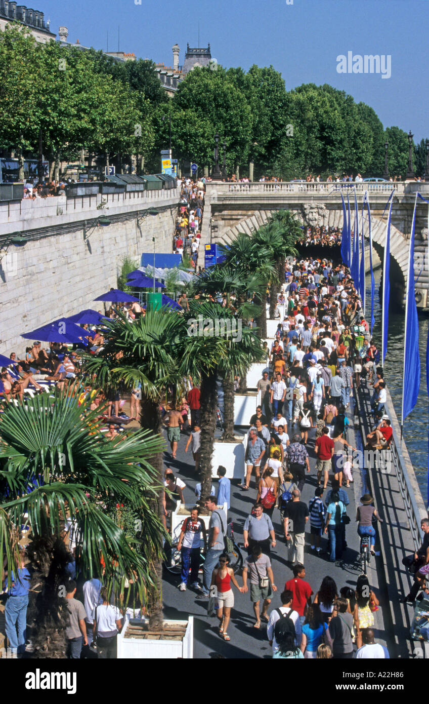Paris plage Beach on the Seine river Stock Photo - Alamy