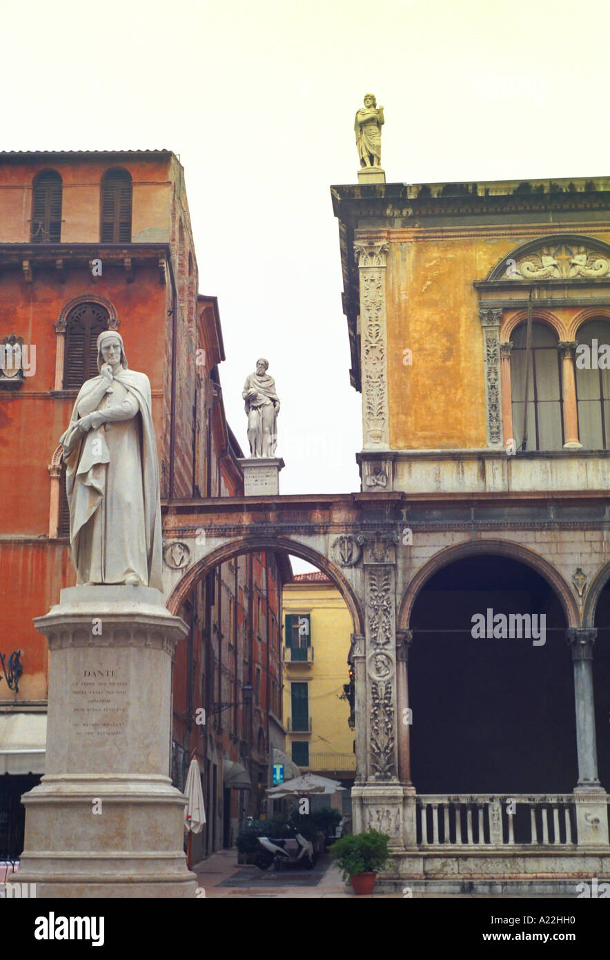 Statue of Dante, Milan Stock Photo - Alamy