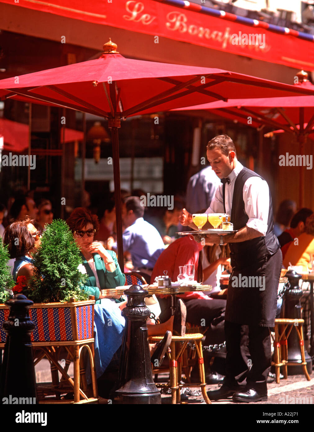 Pavement Cafe, Paris, France Stock Photo - Alamy