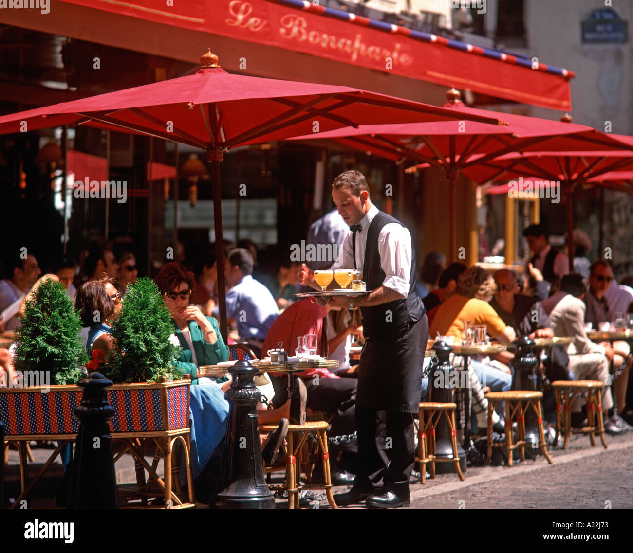 Pavement Cafe, Paris, France Stock Photo - Alamy