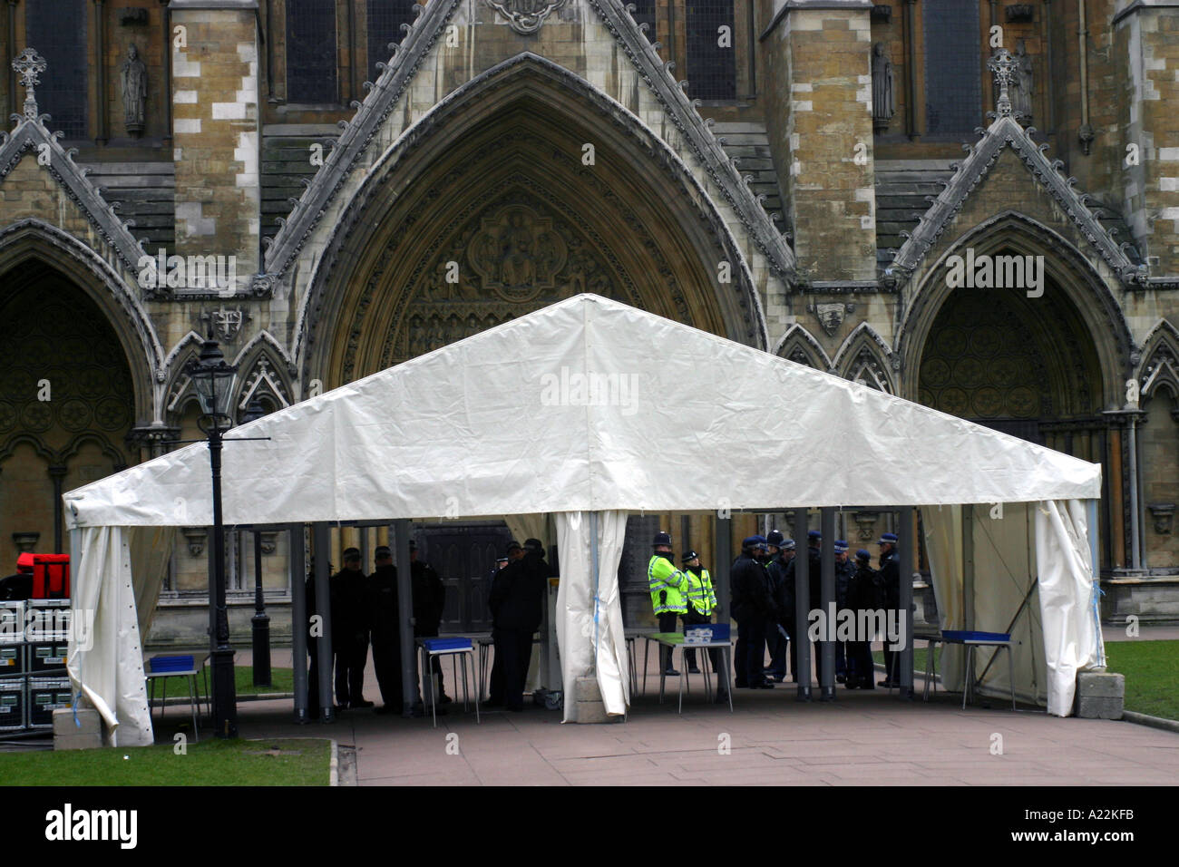 Police checkpoint outside Westminster Abbey London Stock Photo - Alamy