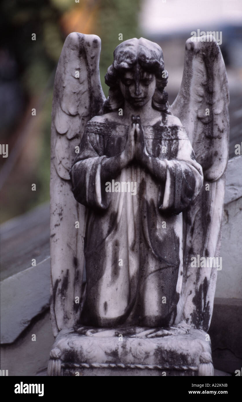 Angel mourning hi-res stock photography and images - Alamy