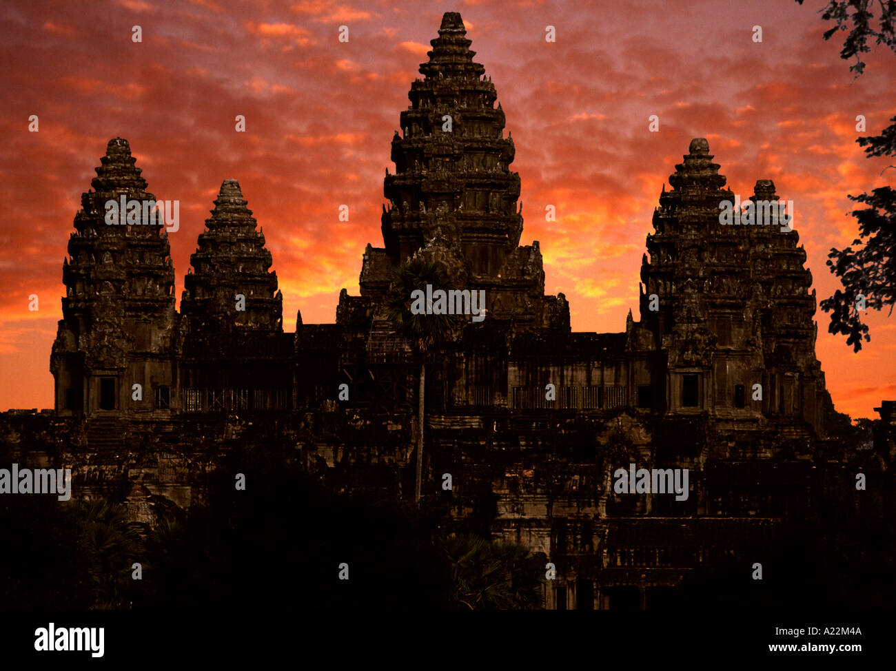 Angkor Wat Cambodia - dramatic sunset Stock Photo - Alamy
