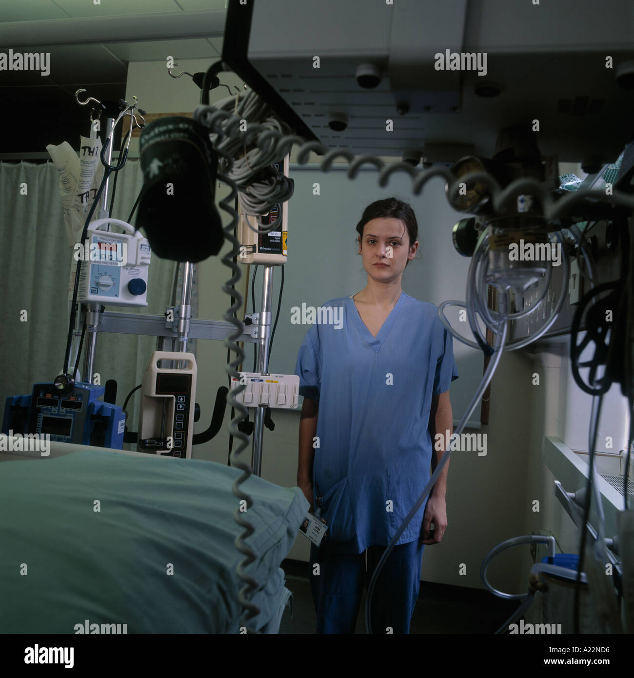 spanish Nurses take care of patients in NHS hospitals Stock Photo - Alamy