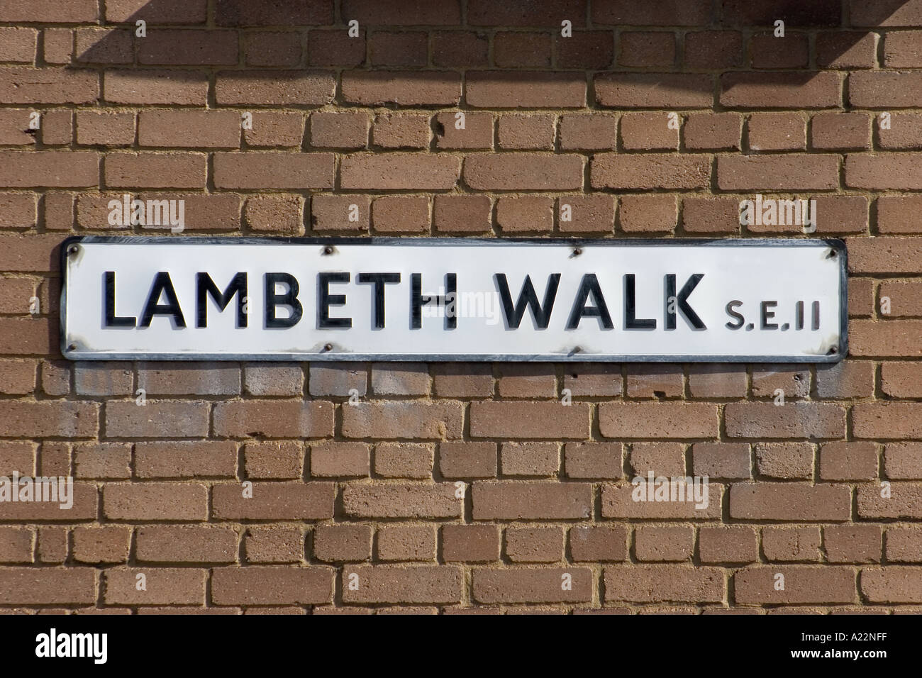 Lambeth walk street sign lambeth hi-res stock photography and images ...