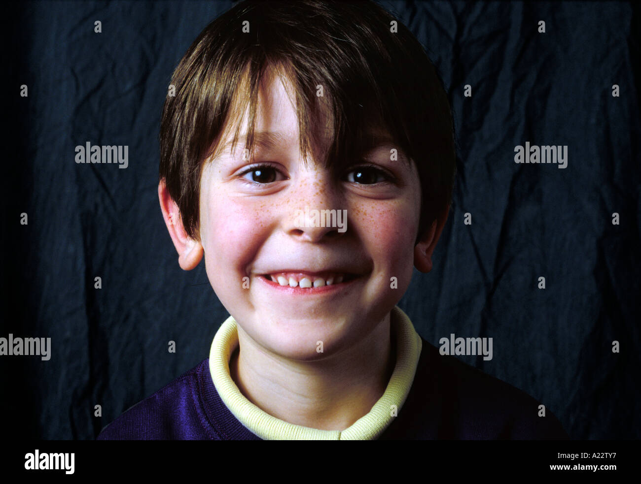 Big grin child hi-res stock photography and images - Alamy