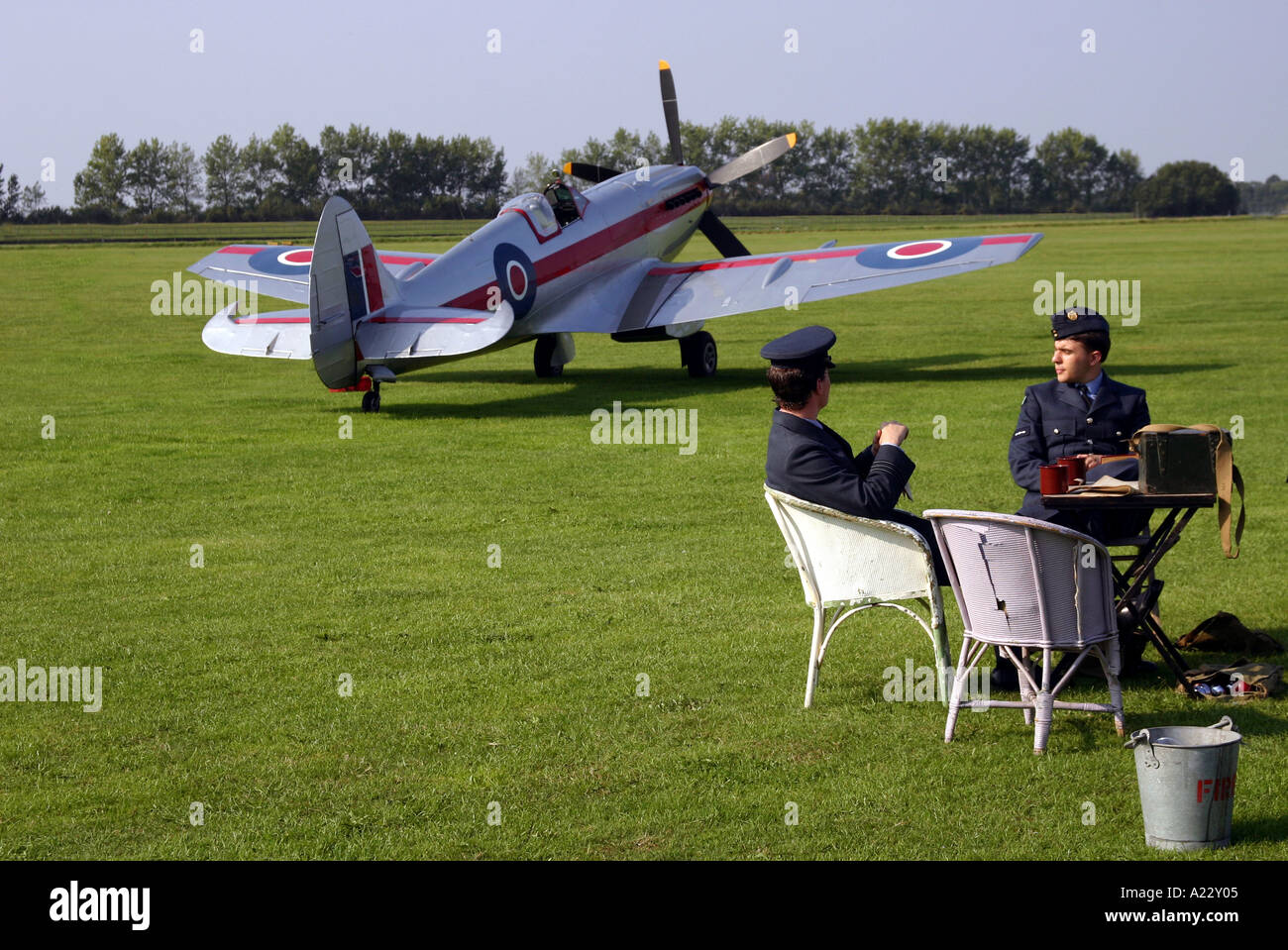 Spitfire pilot 1940 hi-res stock photography and images - Alamy