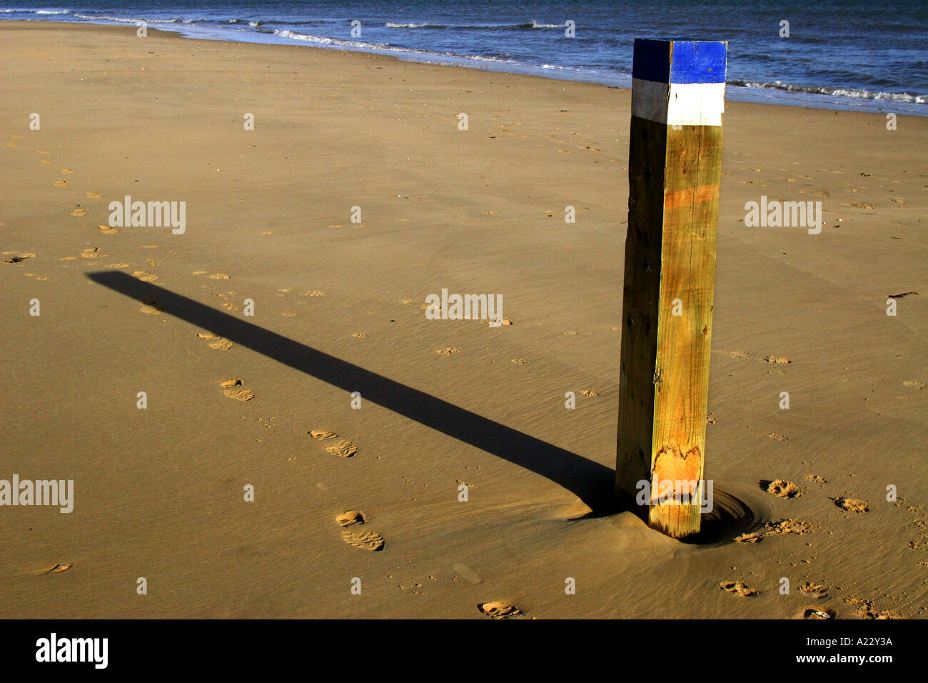 Lone beach marker hi-res stock photography and images - Alamy