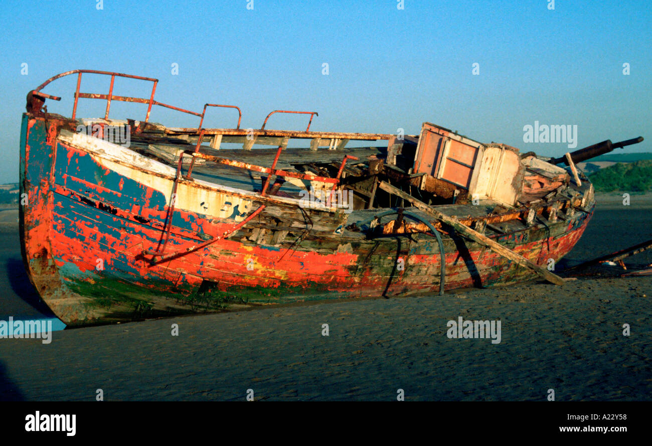 Ship wreckers hi-res stock photography and images - Alamy