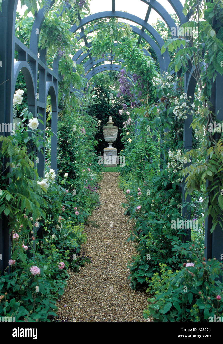 Paths pergolas hi-res stock photography and images - Alamy