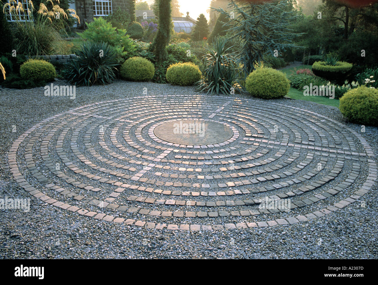 Paving circle hi-res stock photography and images - Alamy