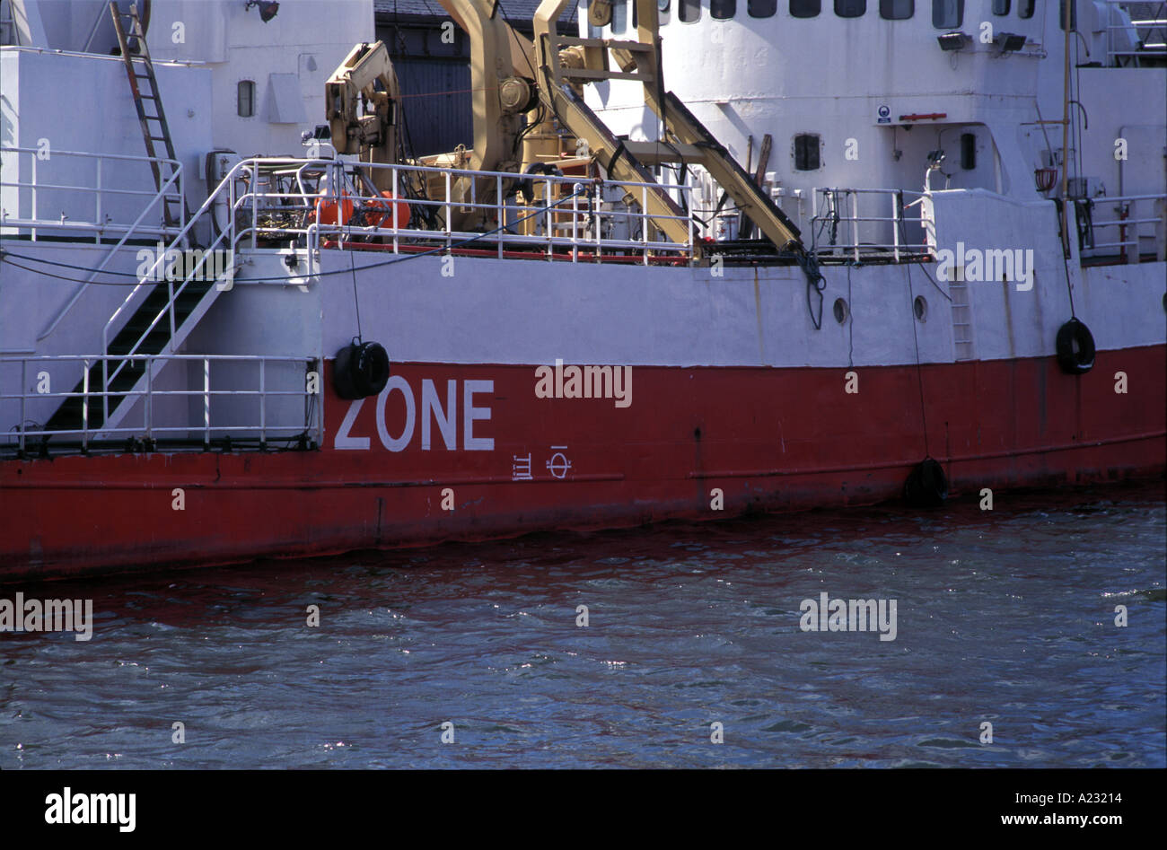 Plimsoll line hi-res stock photography and images - Alamy