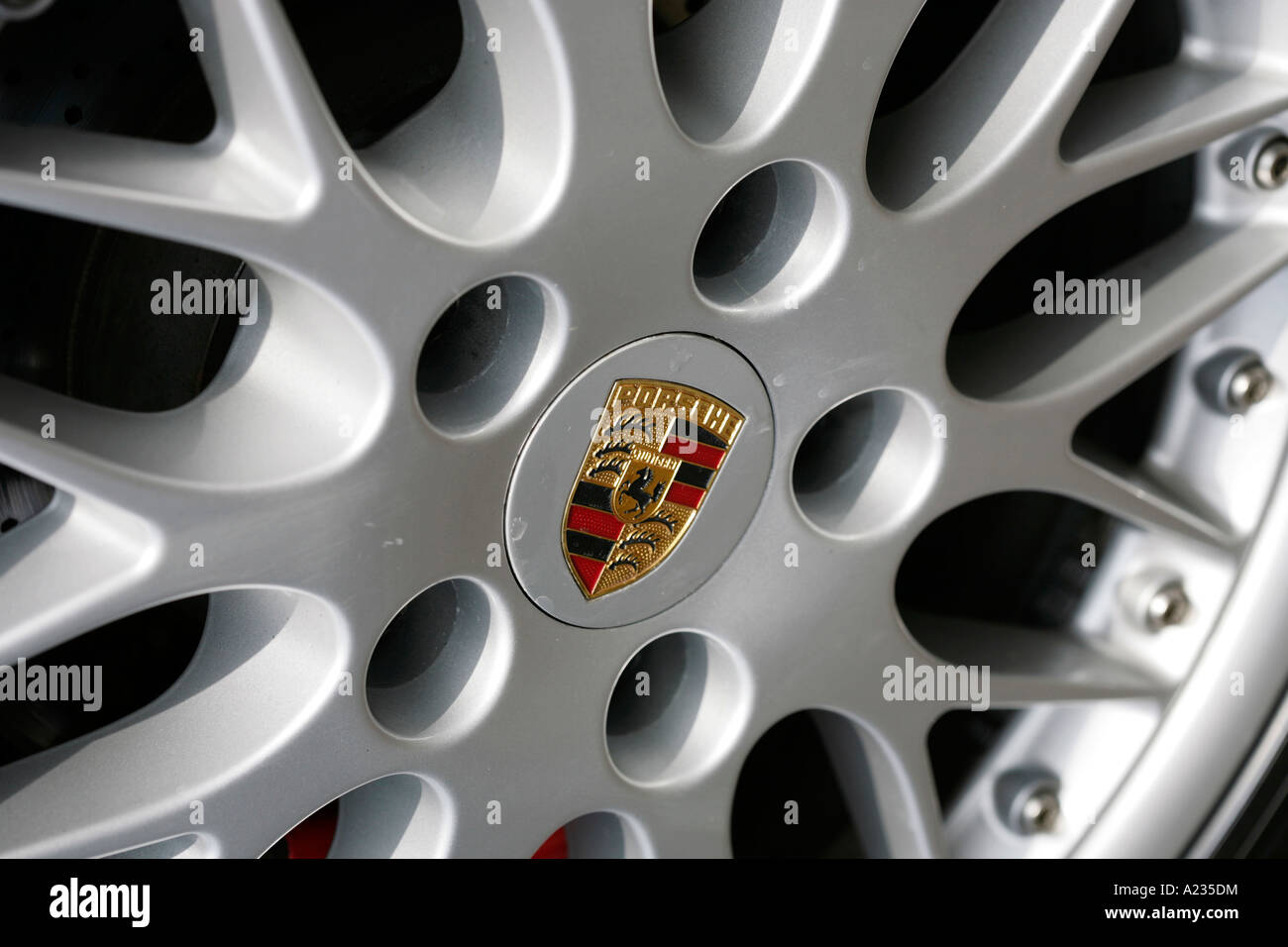 Porsche 911 Wheel Stock Photo - Alamy