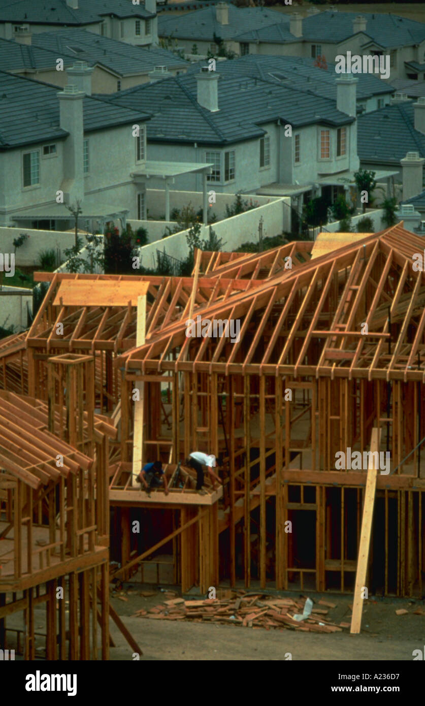 Suburban tract housing development hi-res stock photography and images ...