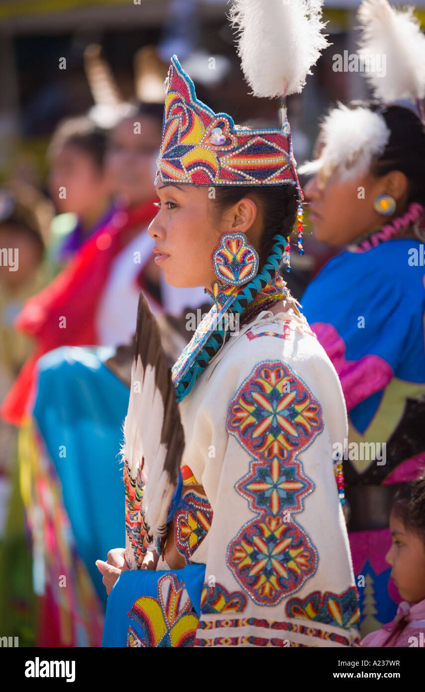 Chumash native american regalia headdress hi-res stock photography and ...
