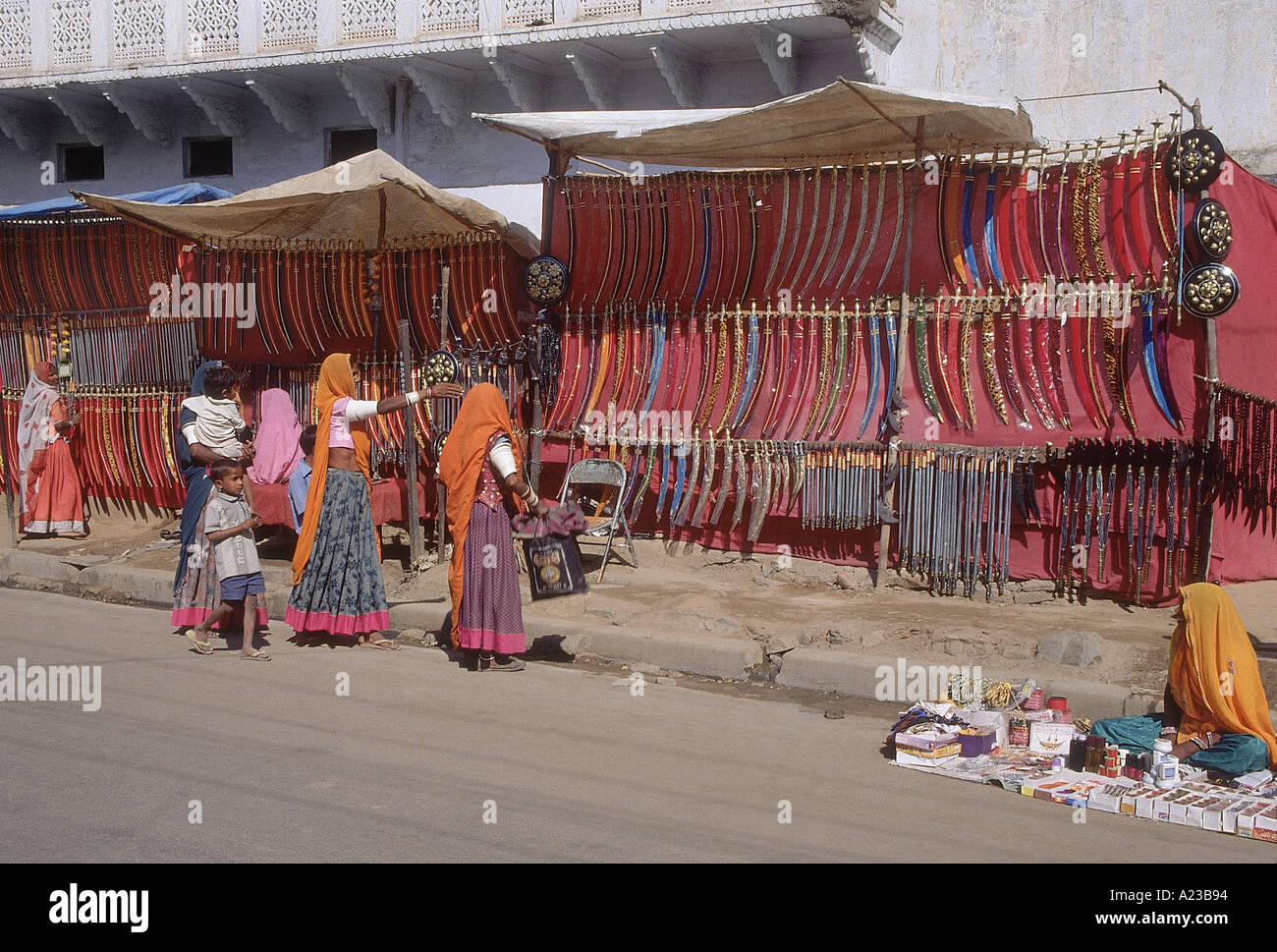 Sword shop hi-res stock photography and images - Alamy