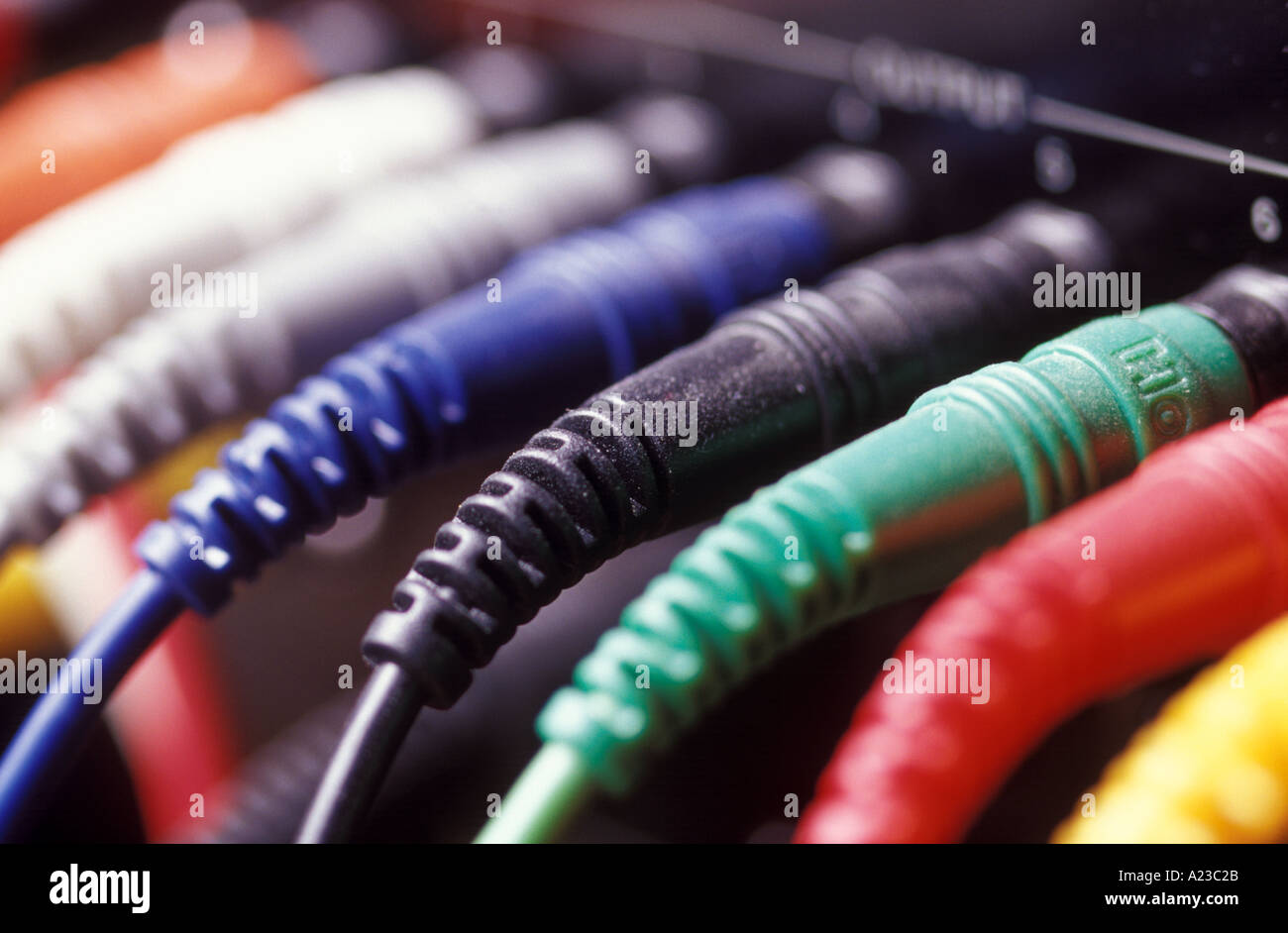 Coloured cables hi-res stock photography and images - Alamy