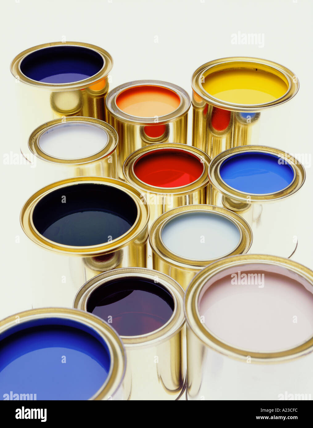 Paint cans hi-res stock photography and images - Alamy