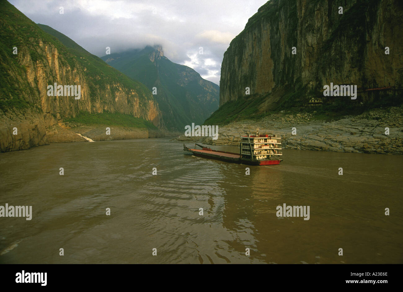 Yangzi hi-res stock photography and images - Alamy