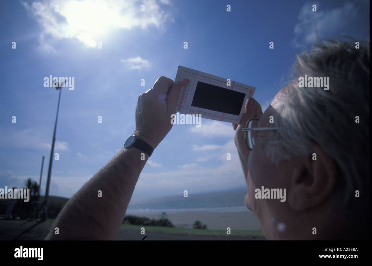 Seeing the eclipse hi-res stock photography and images - Alamy