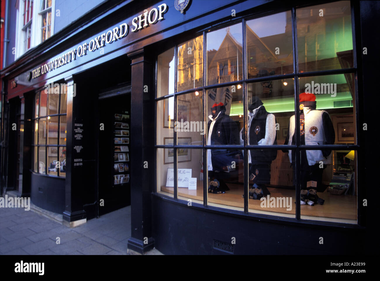 Shop oxford hi-res stock photography and images - Alamy