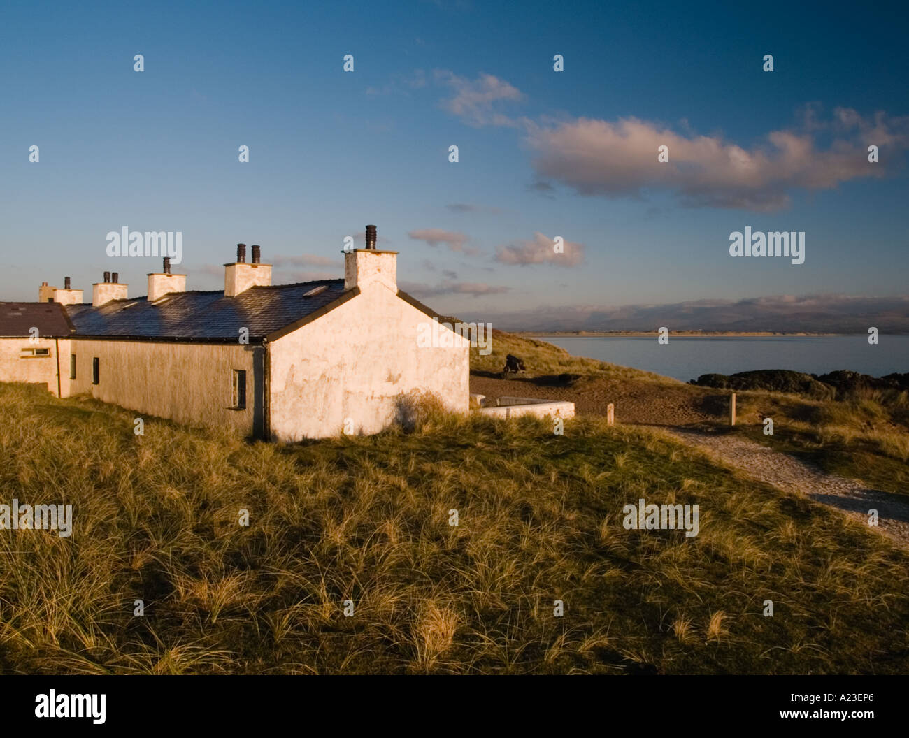 Menai cottages hi-res stock photography and images - Alamy