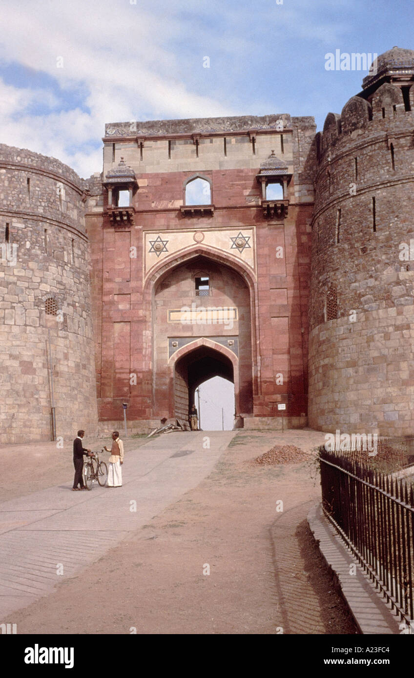 Delhi fort wall entrance hi-res stock photography and images - Alamy