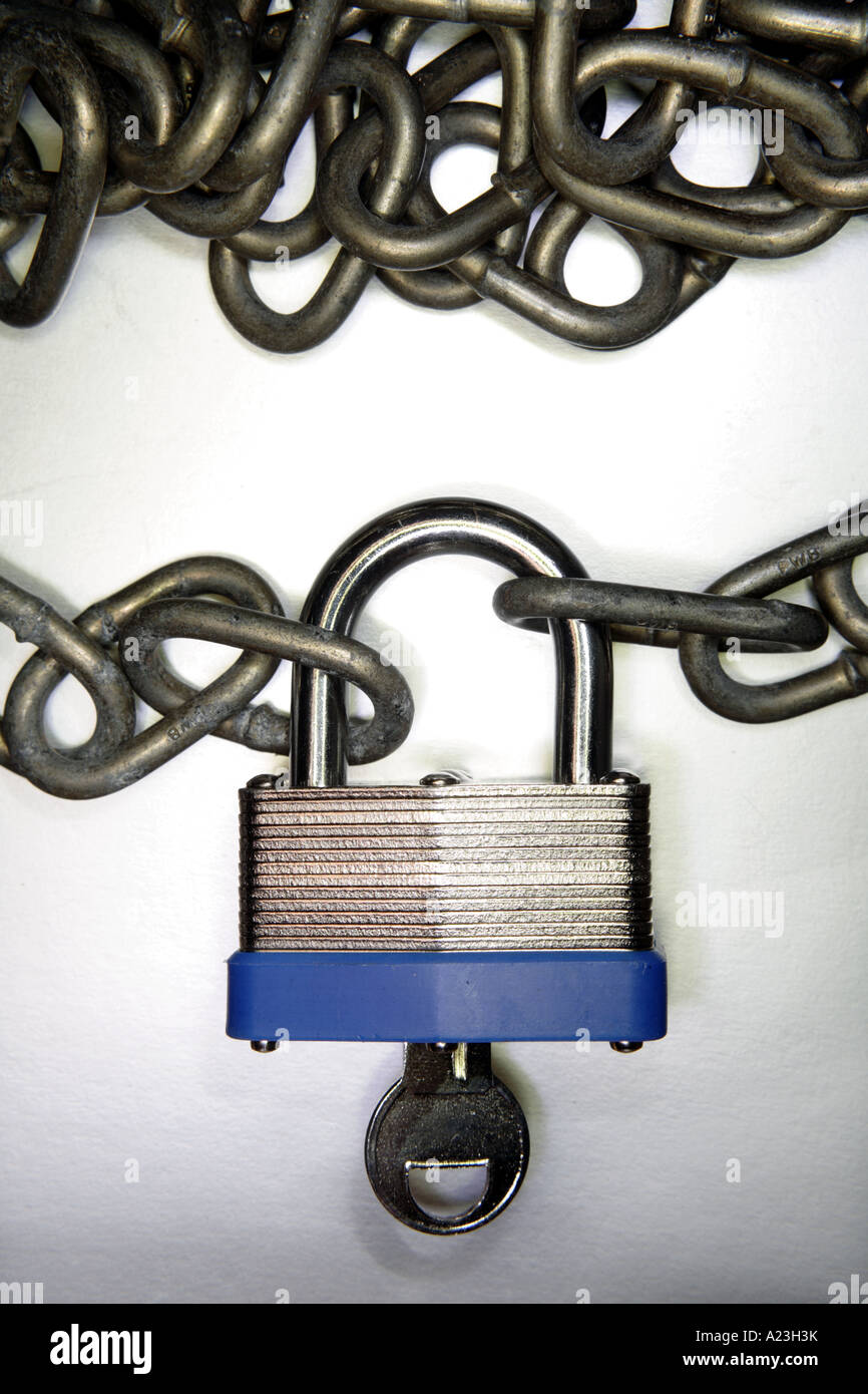 Padlock, key and chain Stock Photo - Alamy