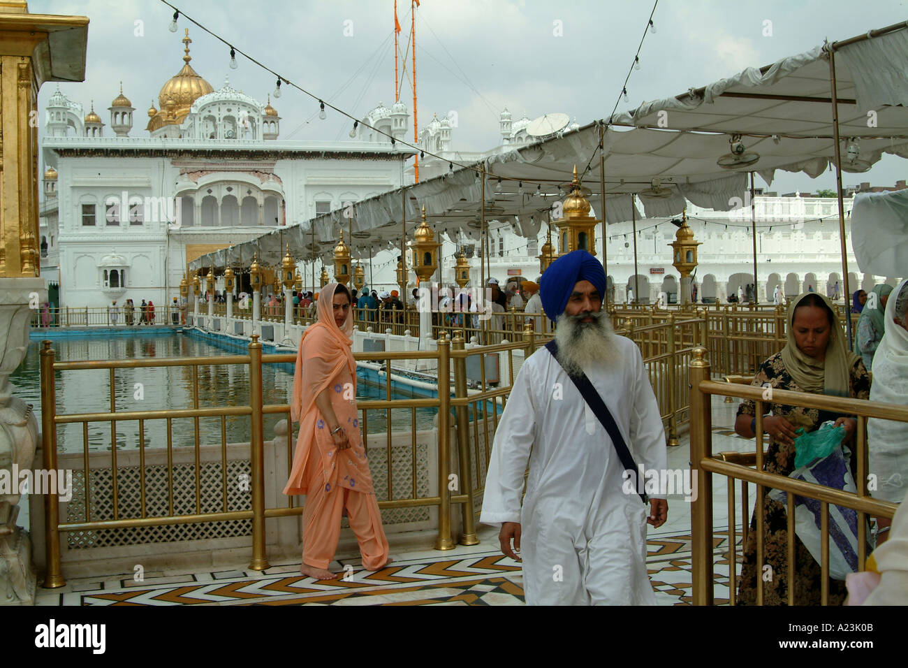 Sikh priest hi-res stock photography and images - Alamy