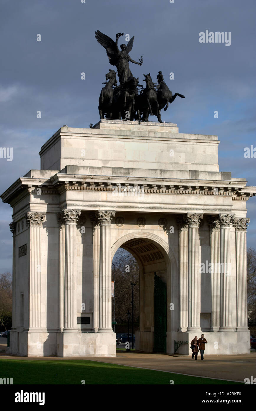 Wellington Arch on Hyde Park Corner in London England Stock Photo - Alamy