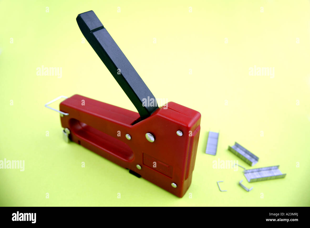 Stapler and staples Stock Photo - Alamy
