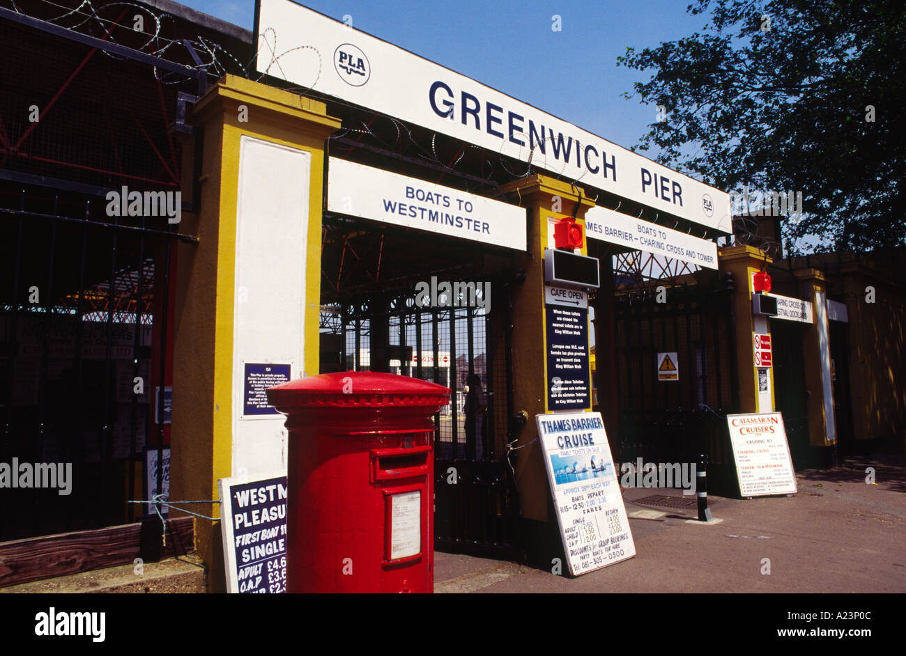 Greenwich pier river thames hi-res stock photography and images - Alamy