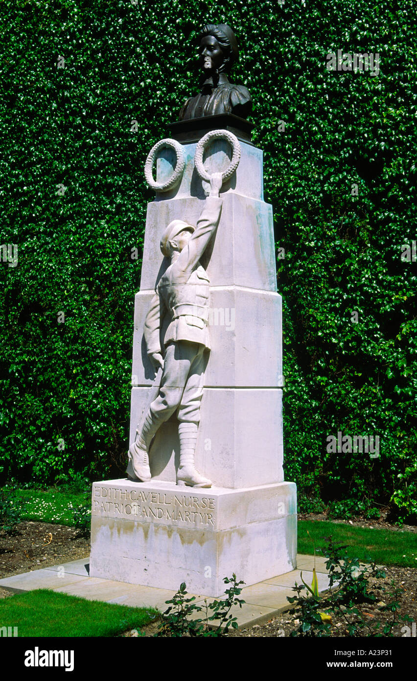 Monument to nurse edith cavell hi-res stock photography and images - Alamy