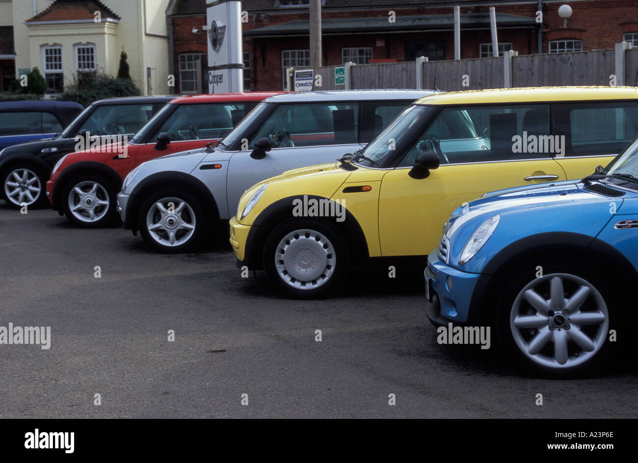 Cobham train station hi-res stock photography and images - Alamy