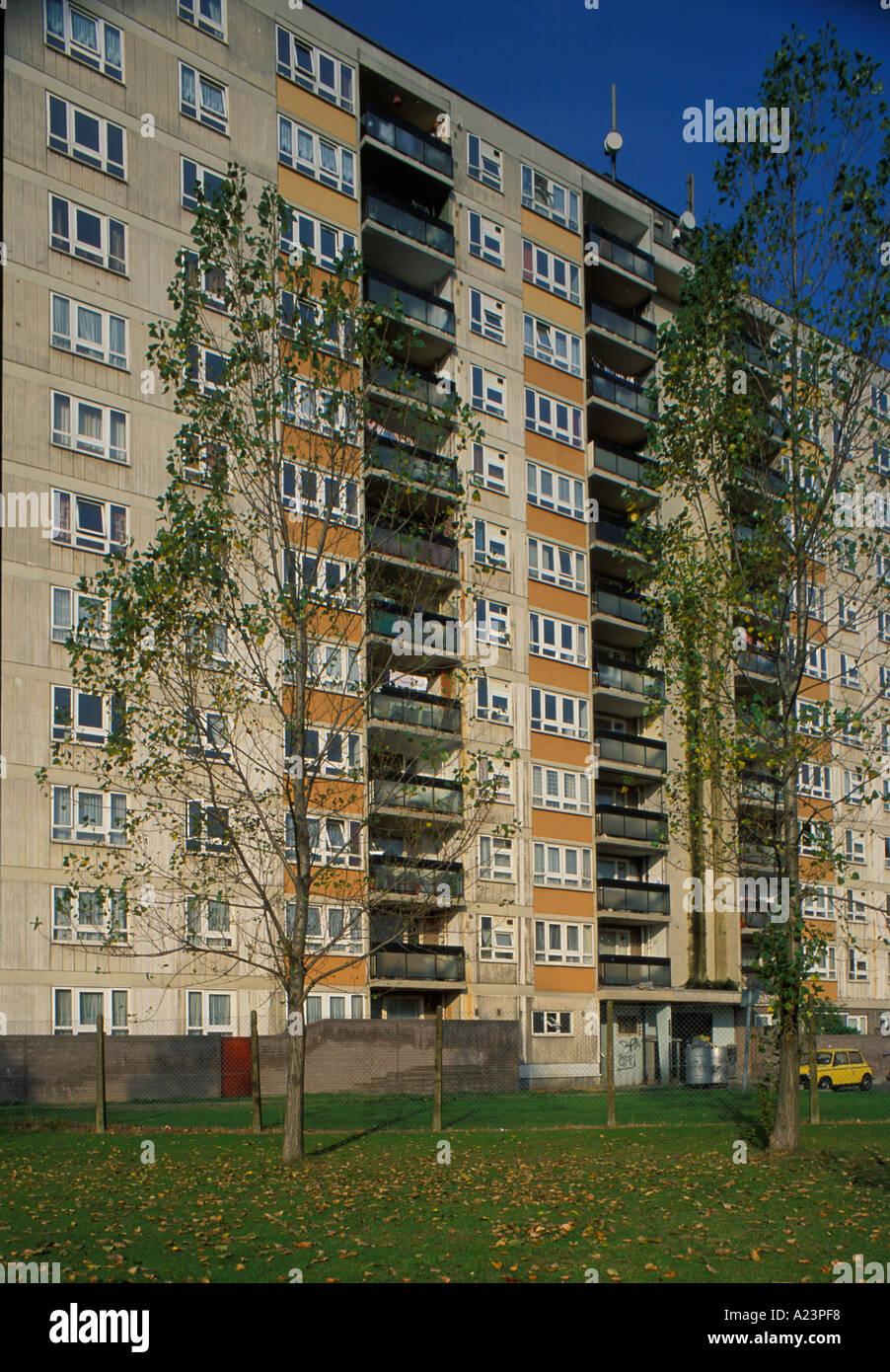 High rise council building england hi-res stock photography and images ...