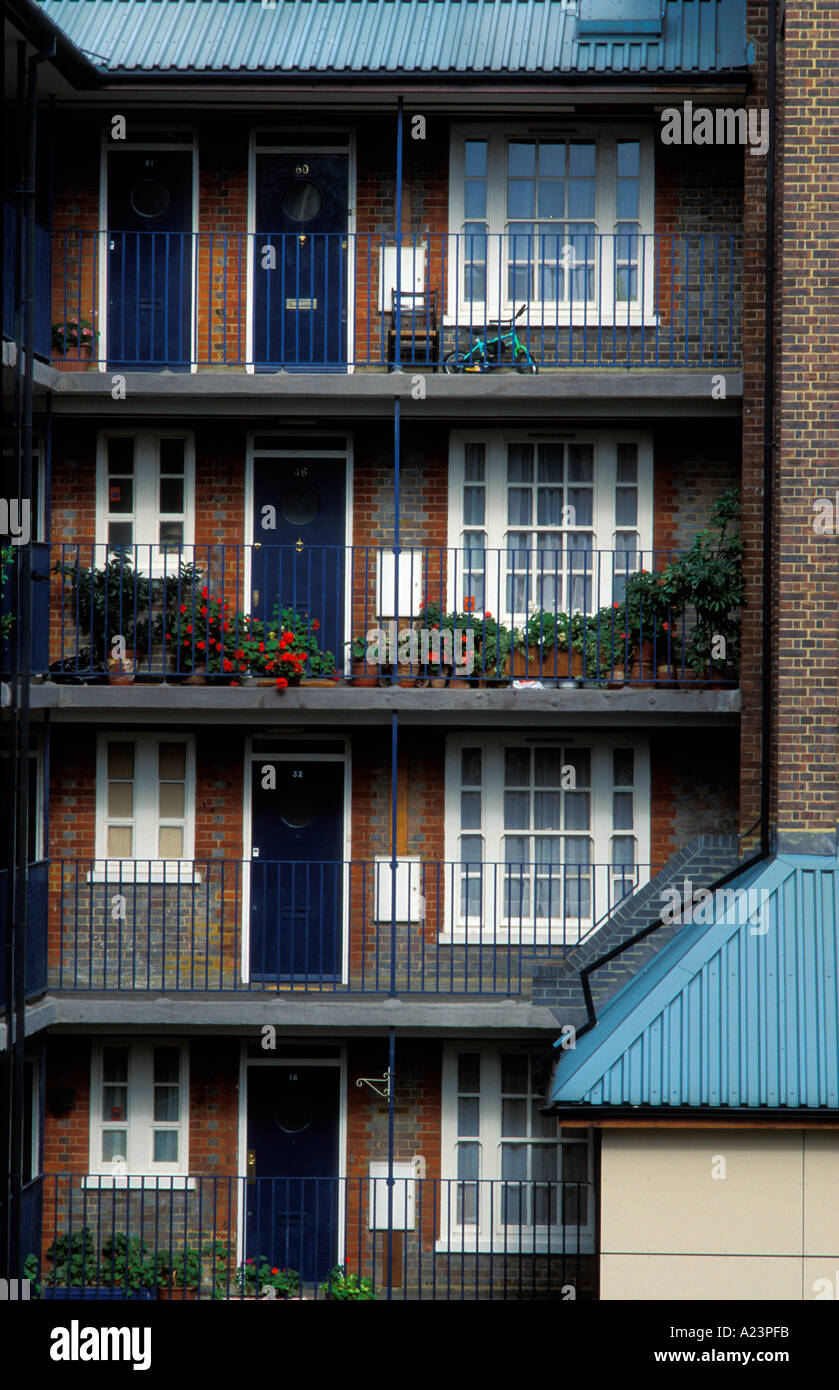 Balconies london hi-res stock photography and images - Alamy