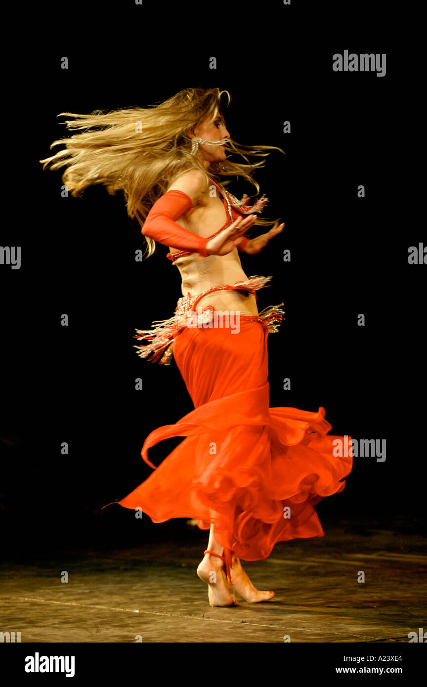 Blonde perform on stage hi-res stock photography and images - Alamy