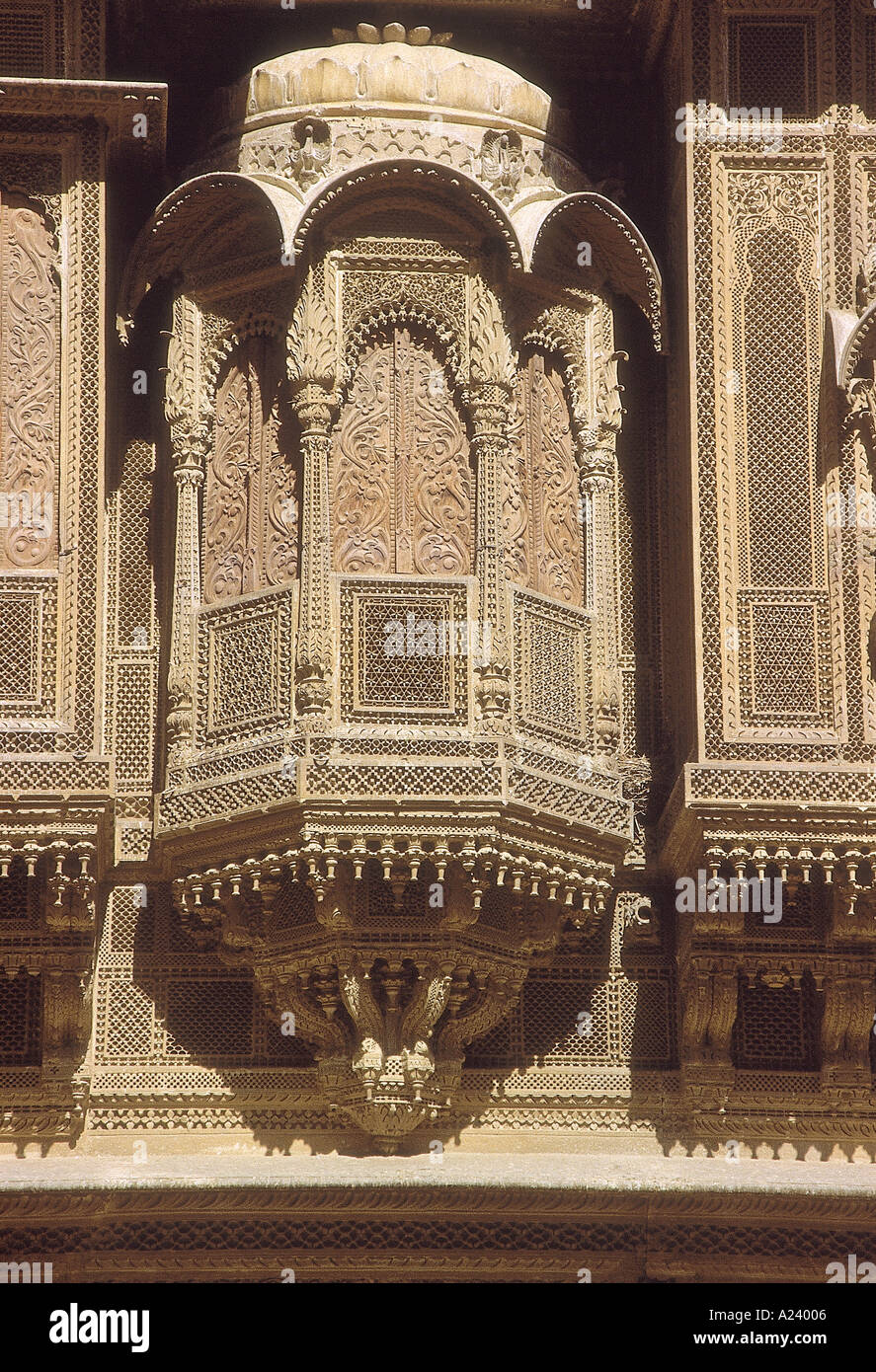 The carved designs of Patuwa ki Haveli. Jaisalmer, Rajasthan, India ...