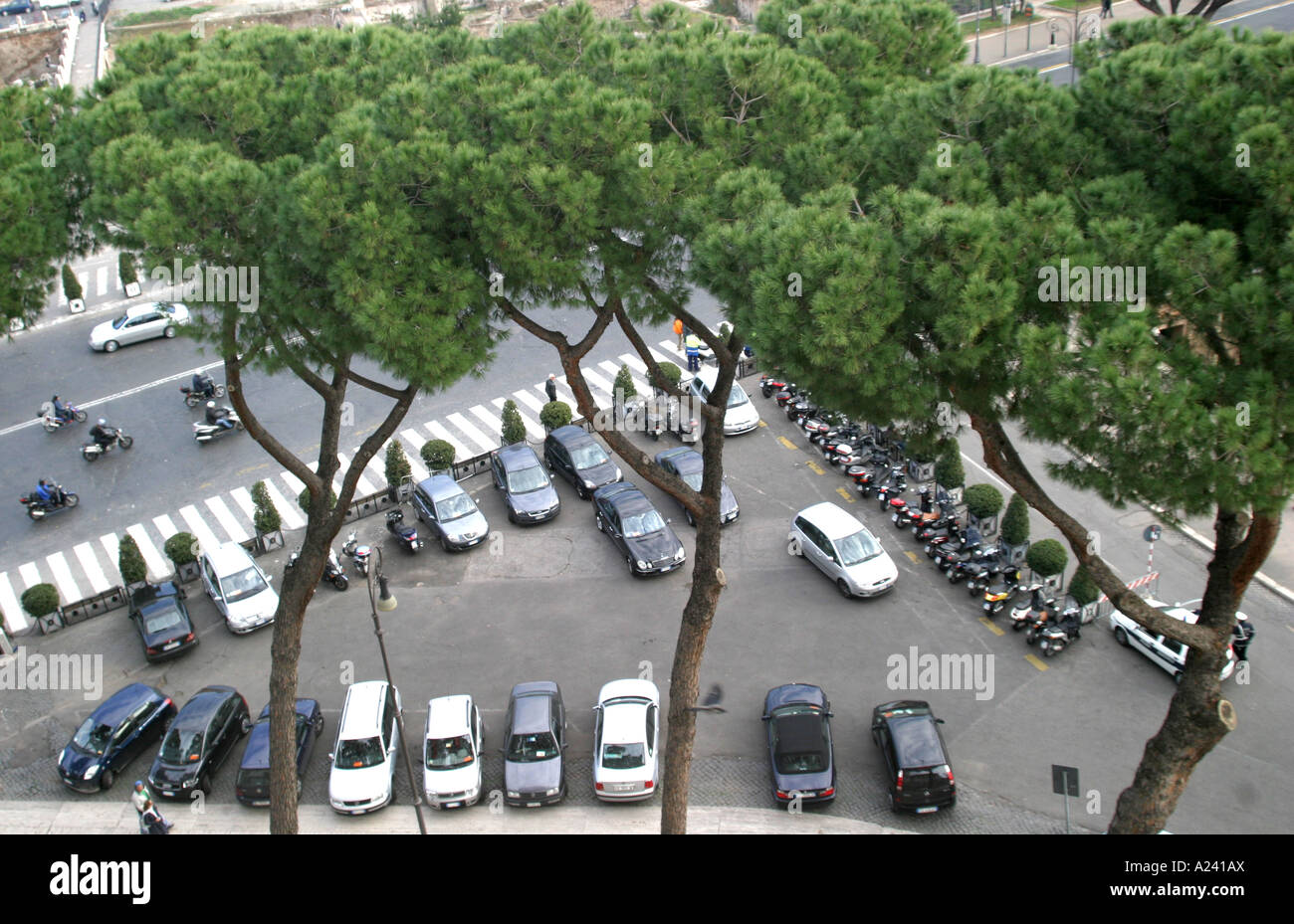 Rome cars hi-res stock photography and images - Alamy