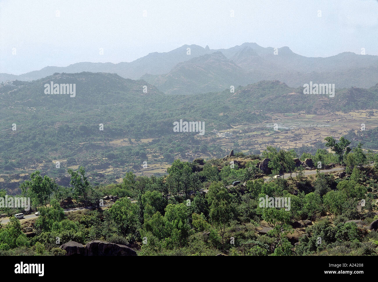 Mount abu hill station hi-res stock photography and images - Alamy