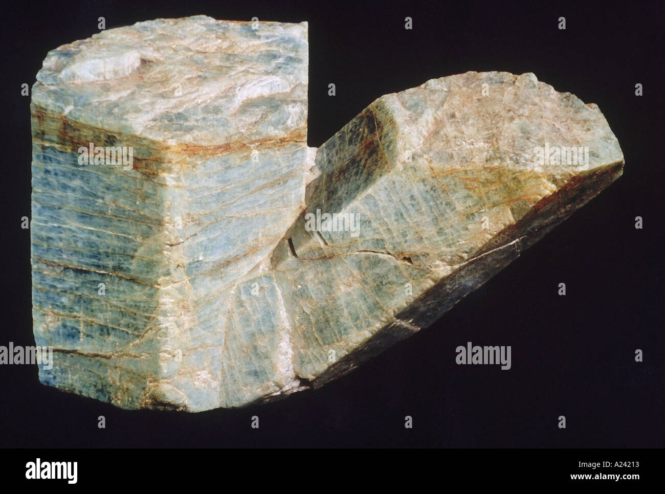 Beryl minerals hi-res stock photography and images - Alamy