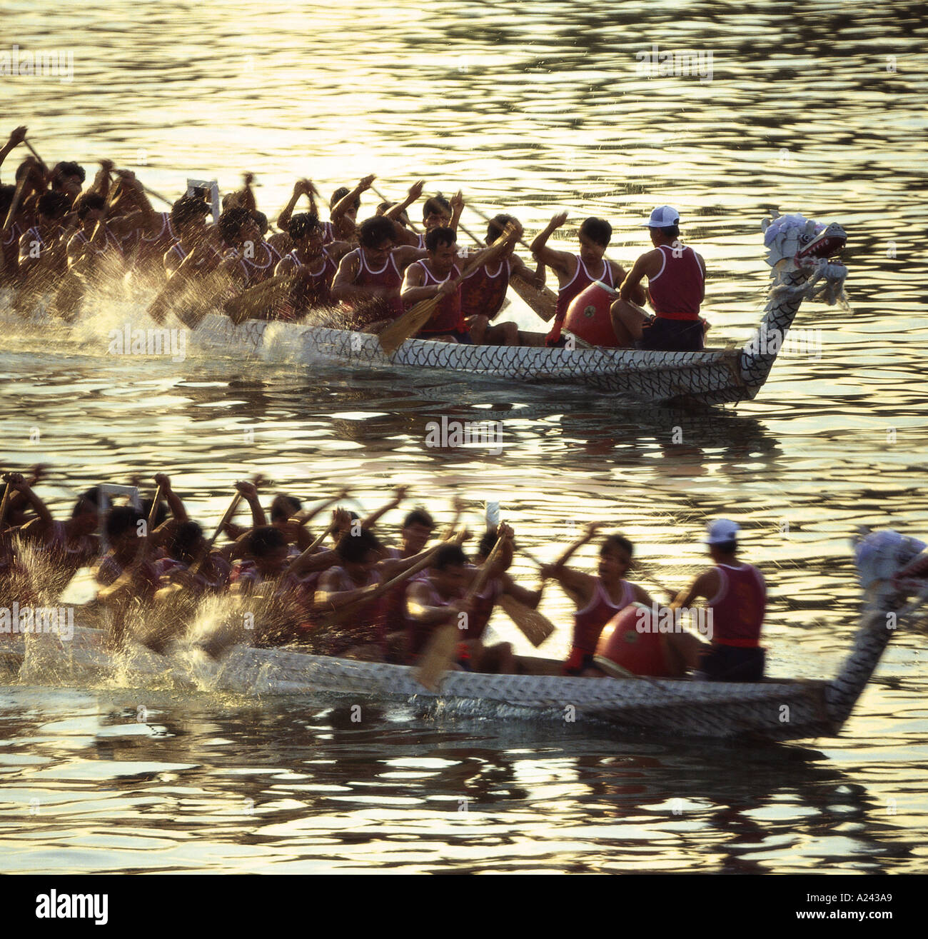 Dragon boat racing hi-res stock photography and images - Alamy