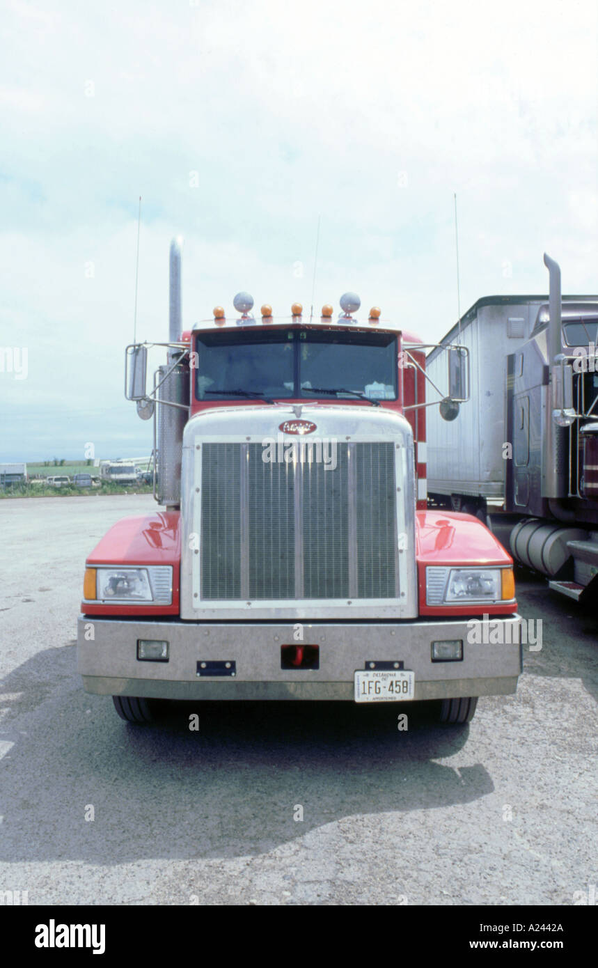 Peterbilt Truck High Resolution Stock Photography and Images - Alamy