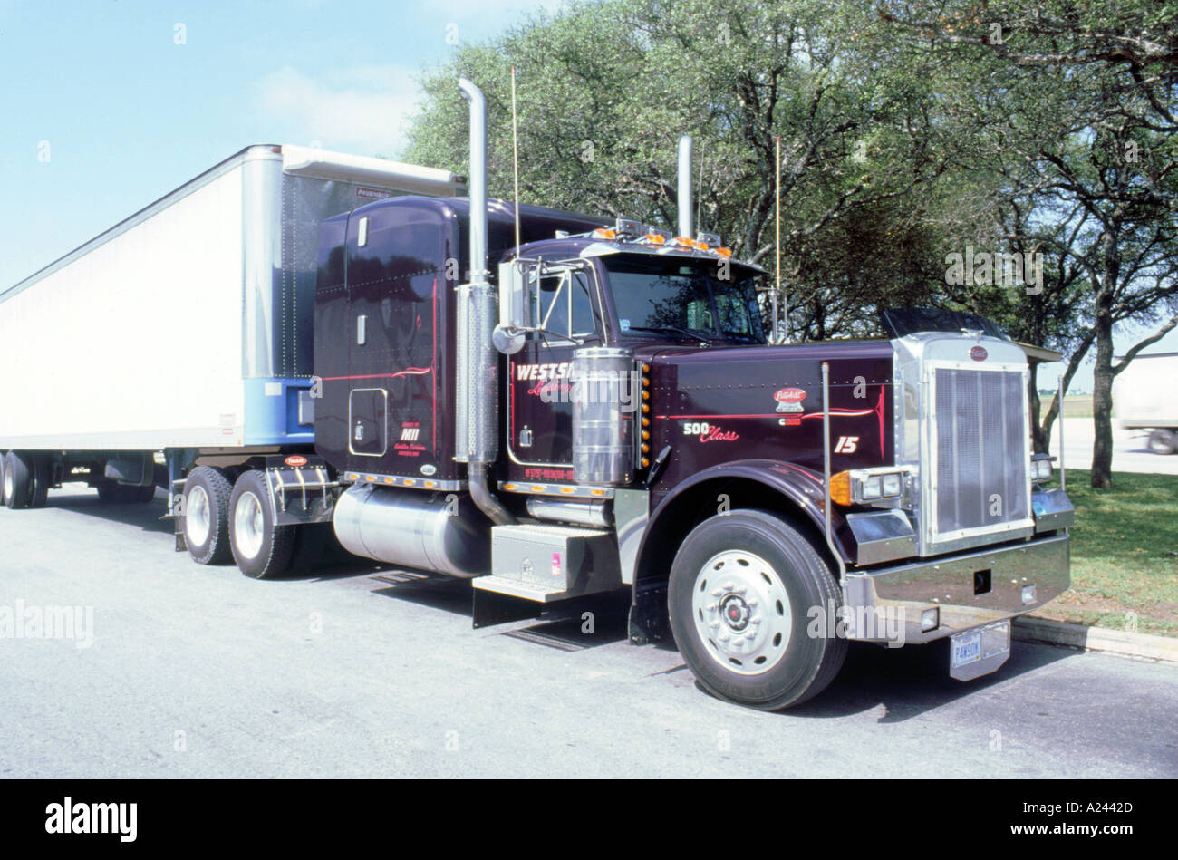 Peterbilt vehicle hi-res stock photography and images - Alamy