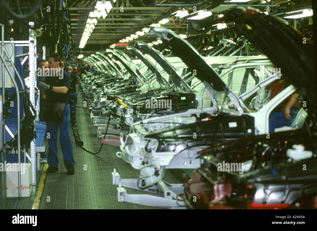 Last day of Ford Escort production Halewood factory July 2000 Stock ...